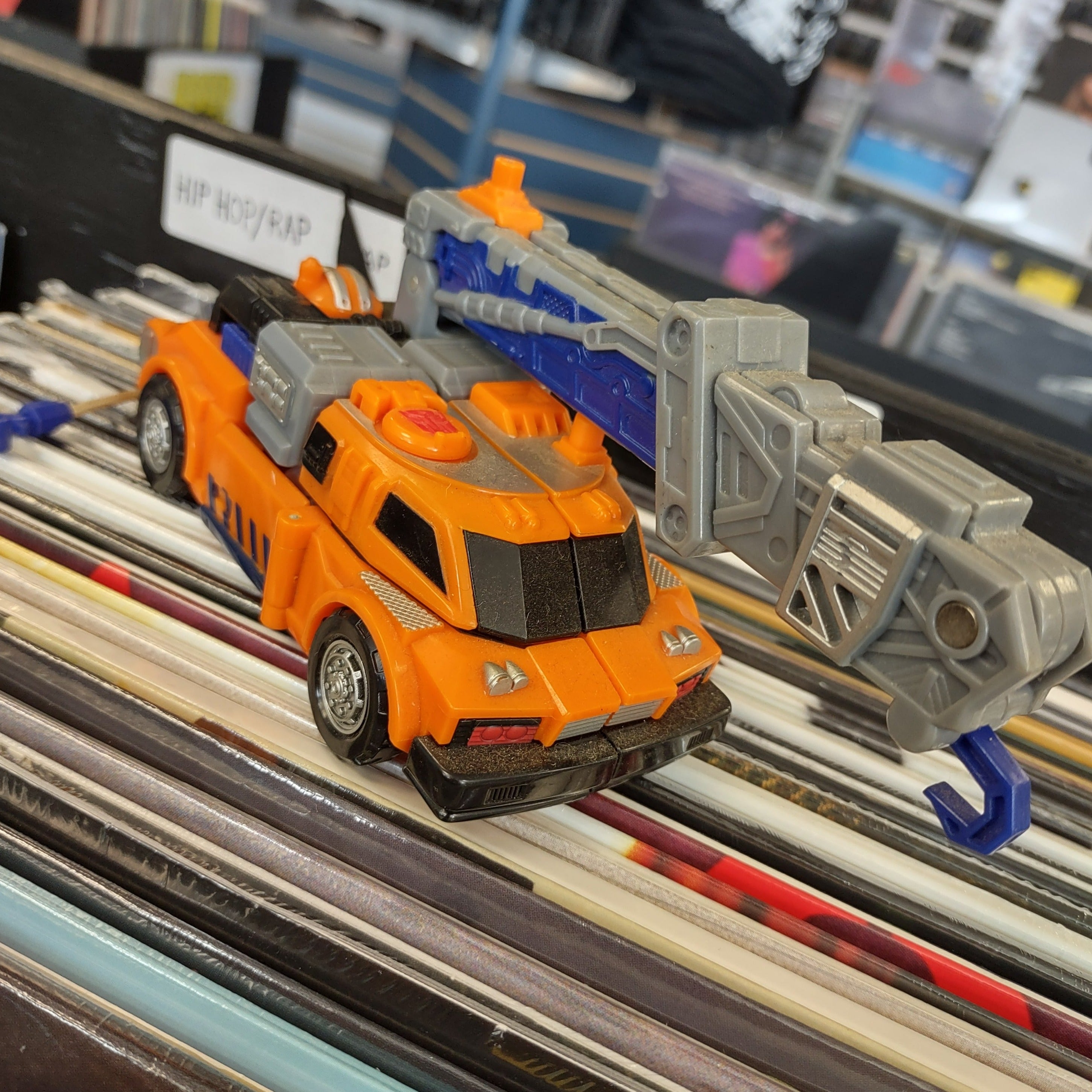 TRANSFORMERS ARMADA: SMOKESCREEN - HASBRO-2002-DELUXE CLASS – Beat Goes On